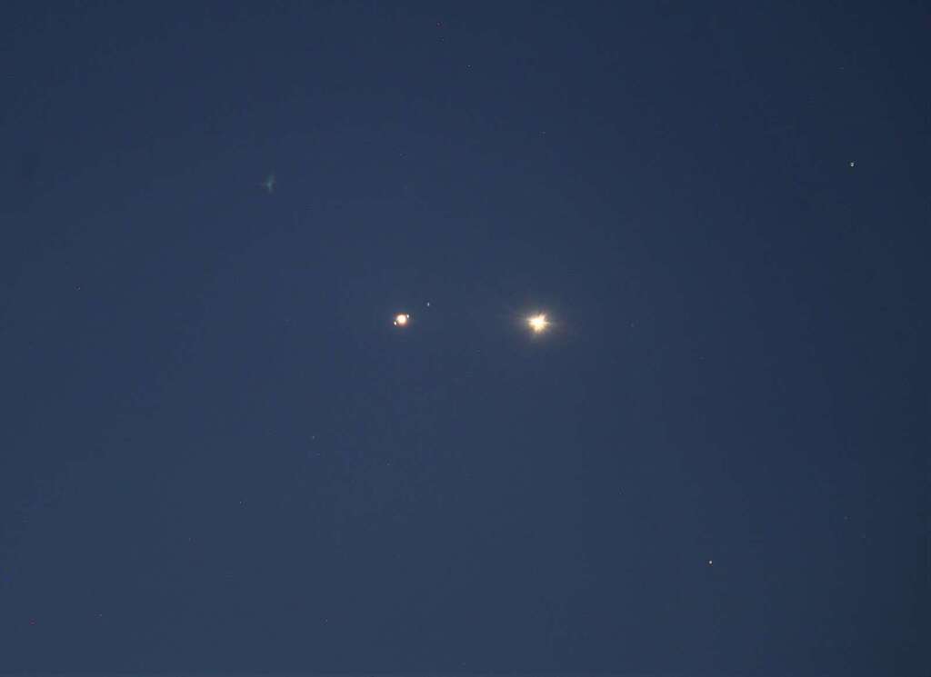 Jupiter & Venus Conjunction 2022 by Richard Bohner – Crayford Manor ...
